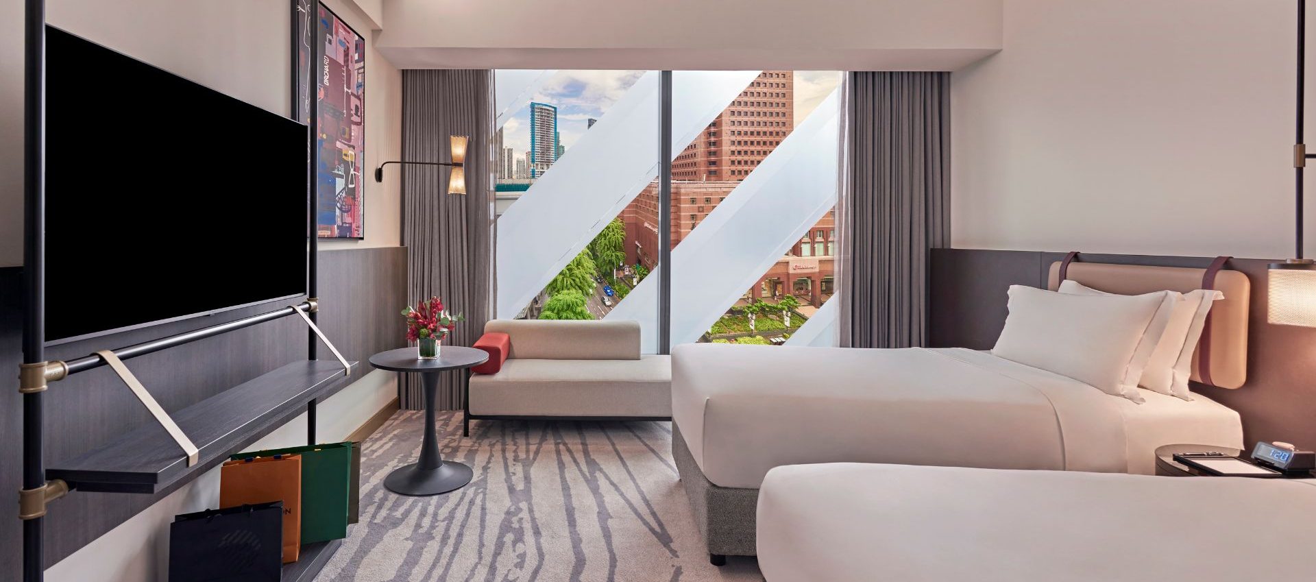 Luxury Accommodation in Rooms & Suites | Pullman Singapore Orchard