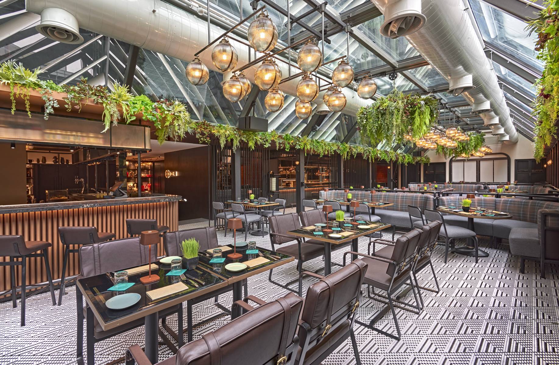 Modern Asian Restaurant in Singapore | Dining at Pullman Singapore Orchard